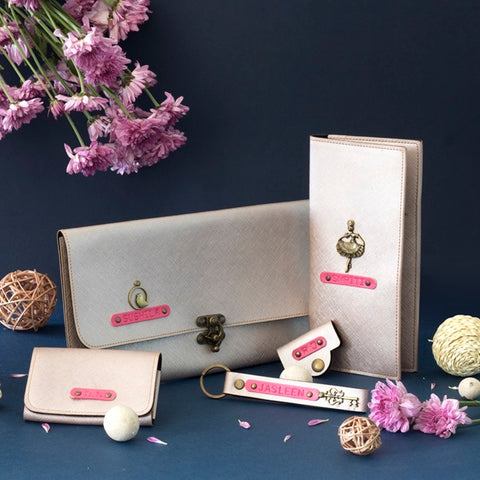 The Signature Box - Personalized Gifts, Leather Bags & Accessories